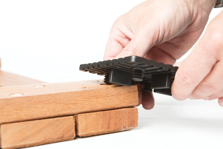 Square Clip for Timber Decking | NÖVLEK